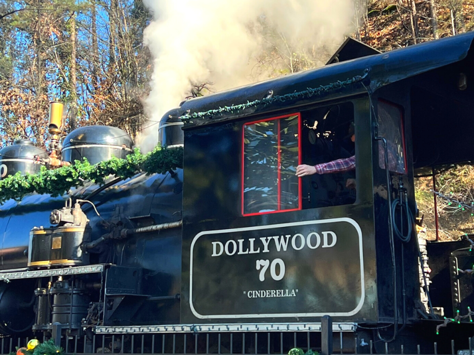 Dollywood Smoky Mountain Christmas: The Ultimate Guide